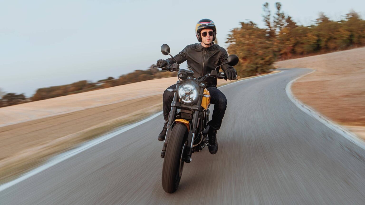 Ducati Scrambler 1100 Tribute Pro 2022 - Fiche moto
