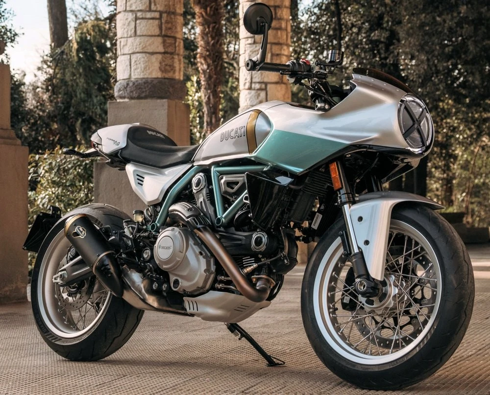 Ducati 800 Formula 73 2026 - Fiche moto, avis, photos, technique