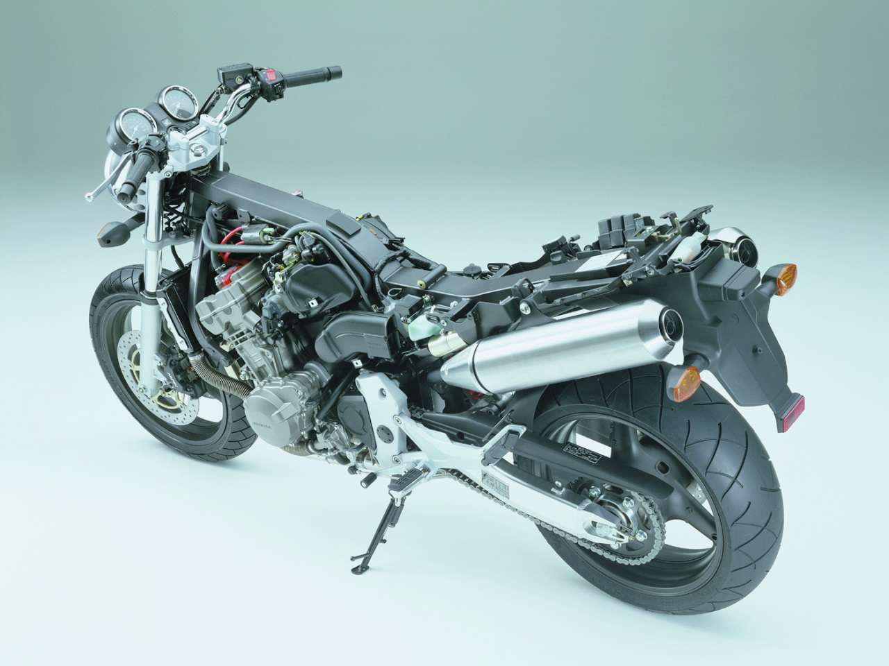 Les galeries photos de `Hornet 900` - Motoplanete