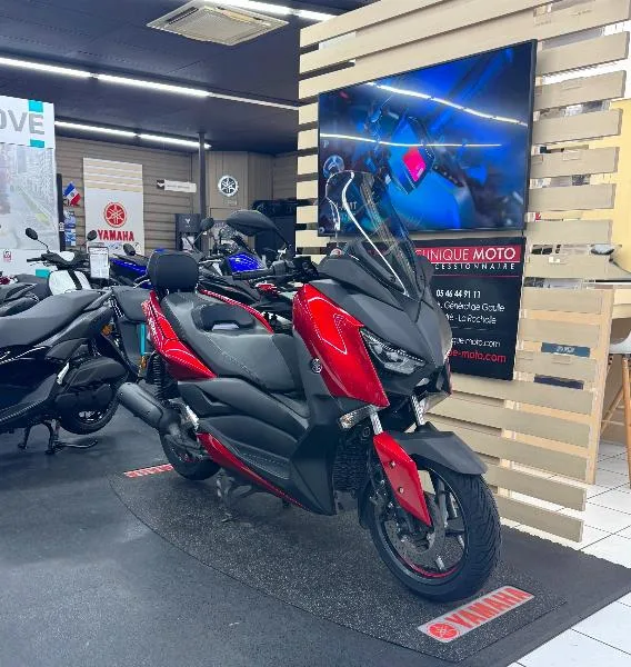 Yamaha XMAX 125 2018 for 3900 in AYTRE - Used