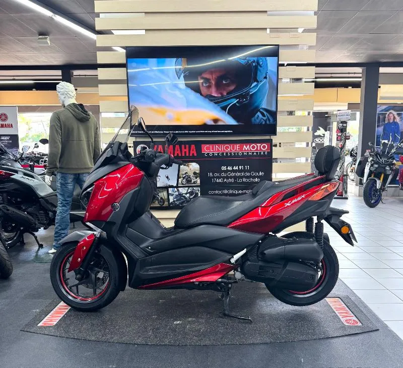 Yamaha XMAX 125 2018 for 3900 in AYTRE - Used