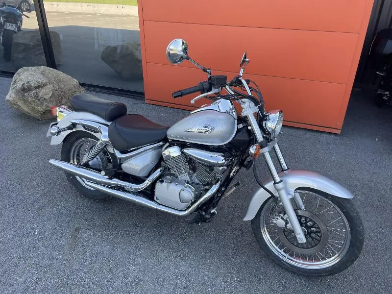Suzuki INTRUDER 125 2005 à 1990€ sur ST THURIAU
