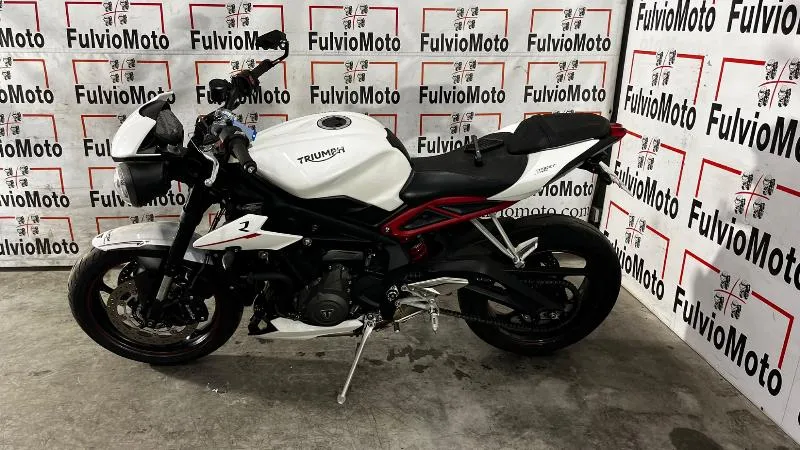 Triumph STREET TRIPLE 765 R 2018 à 4390€ sur ARLES