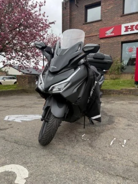 Honda NSS FORZA 350 2023 à 4900€ sur CHAMBOURCY
