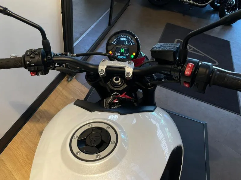 Triumph TRIDENT 660 2026 à 7900€ sur LOUVECIENNES