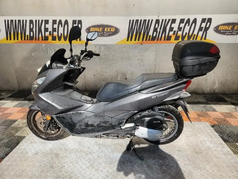 Honda PCX 125 2017 for 890 in VITROLLES - Used