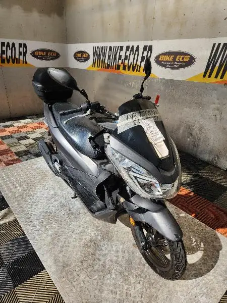 Honda PCX 125 2017 for 890 in VITROLLES - Used