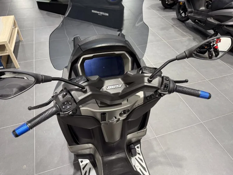 Piaggio MP3 530 HPE EXCLUSIVE 2024 à 9490€ sur PLOEREN
