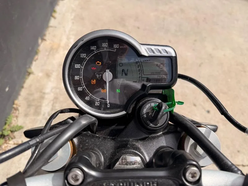 Triumph SPEED 400 2025 à 4990€ sur PONTAULT COMBAULT