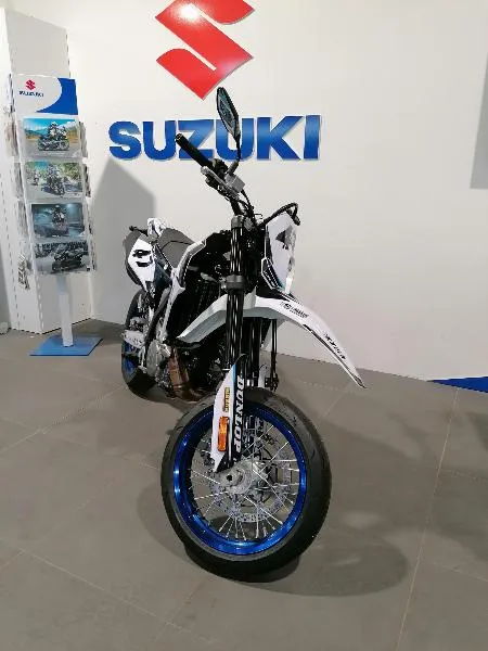 Suzuki DRZ 400 SM 2025 à 7490€ sur MARMANDE