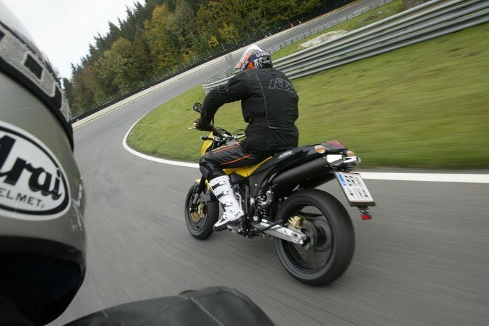 KTM 640 DUKE II 2000 - Fiche moto - Motoplanete