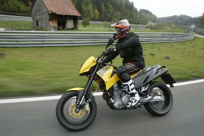 KTM 640 DUKE II 2000 - Fiche moto - Motoplanete