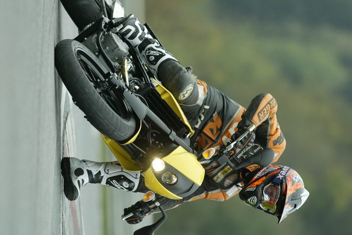 KTM 640 DUKE II 2000 - Fiche moto - Motoplanete