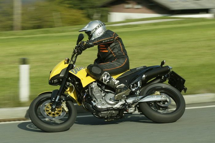 KTM 640 DUKE II 2000 - Fiche moto - Motoplanete