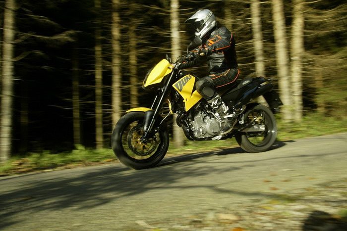 KTM 640 DUKE II 2000 - Fiche moto - Motoplanete