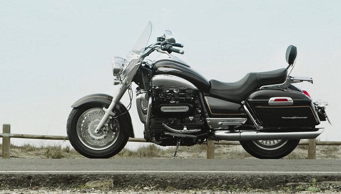 Triumph 2300 ROCKET III Touring 2013 - Fiche moto - Motoplanete
