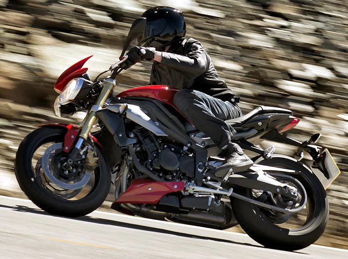 Triumph 675 STREET TRIPLE 2015 - Motorcycle specifications, reviews