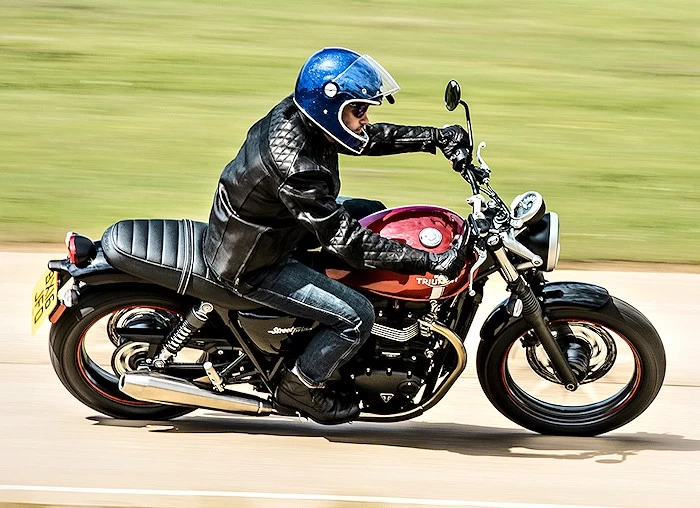 Triumph 900 STREET TWIN 2016 - Motorcycle specifications, reviews